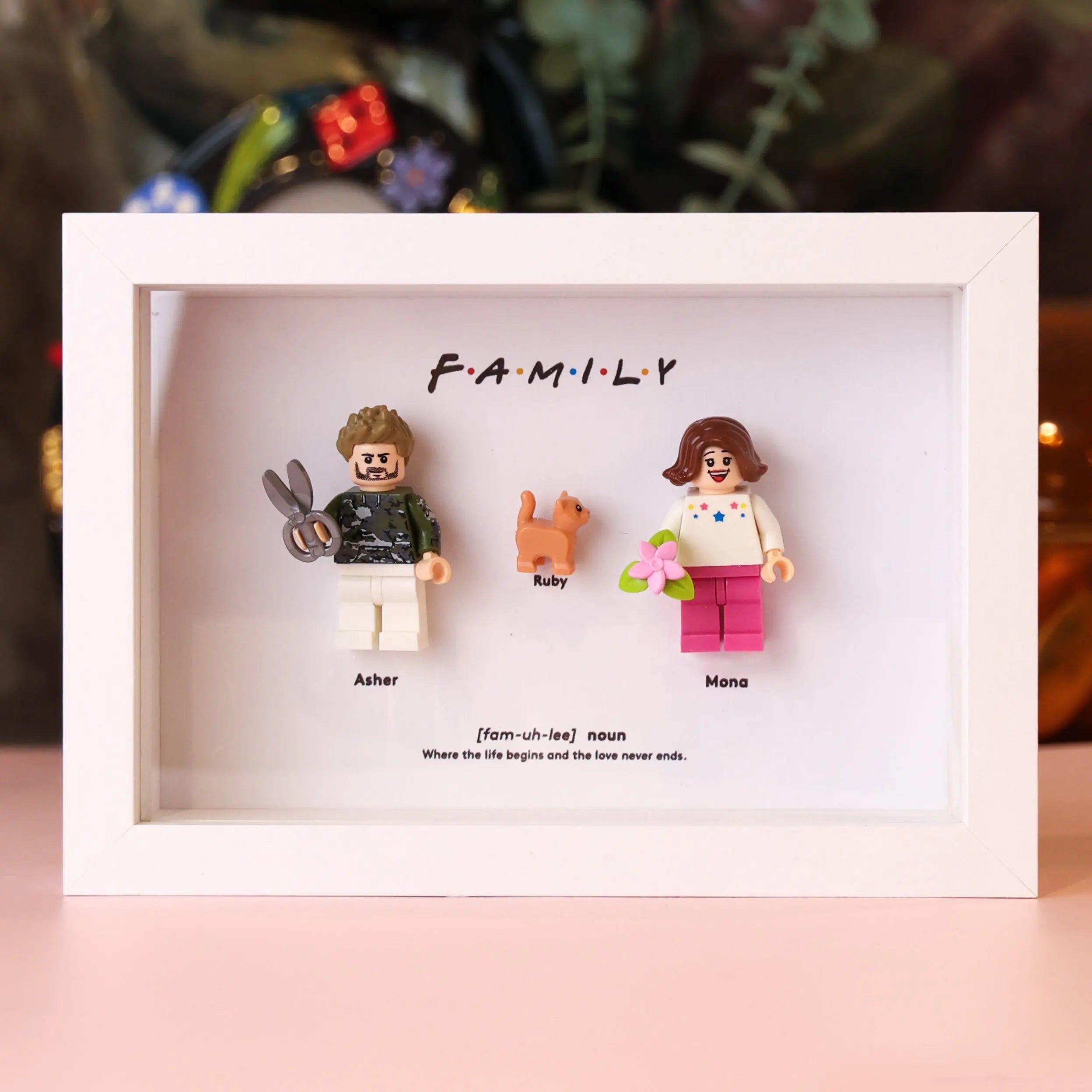 Customized minifigure family/couple frame – fafafigs